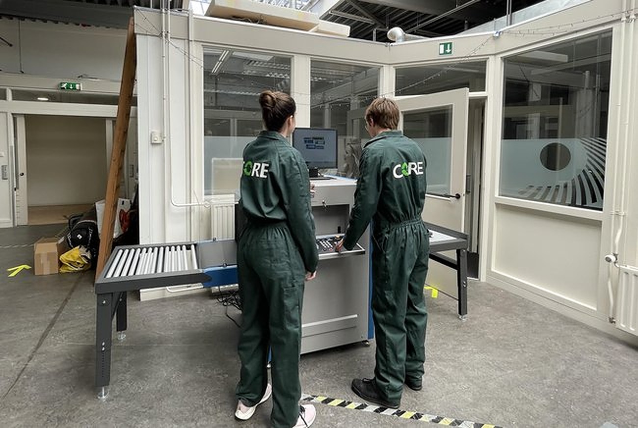 Students detect batteries in waste streams with AI