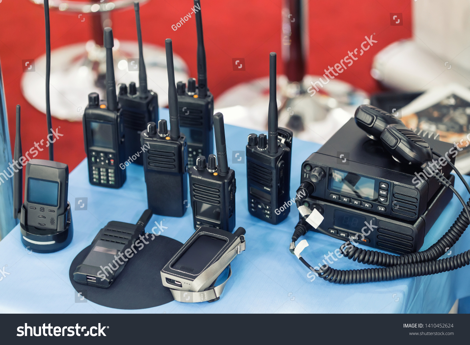 Half Duplex vs Full Duplex: The Role of Transmission Modes in Networking
